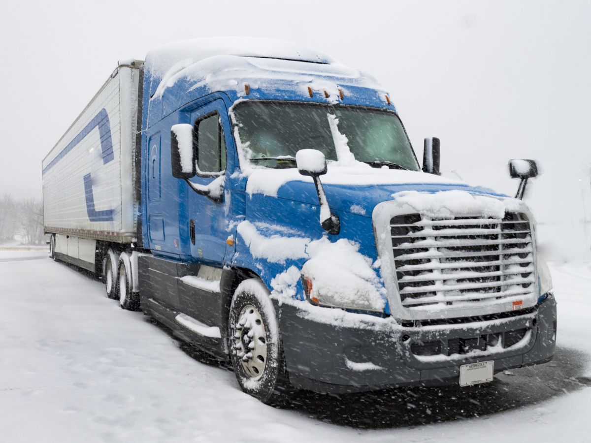 How an Auxiliary Power Unit Can Keep You Warm This Winter | Green APU